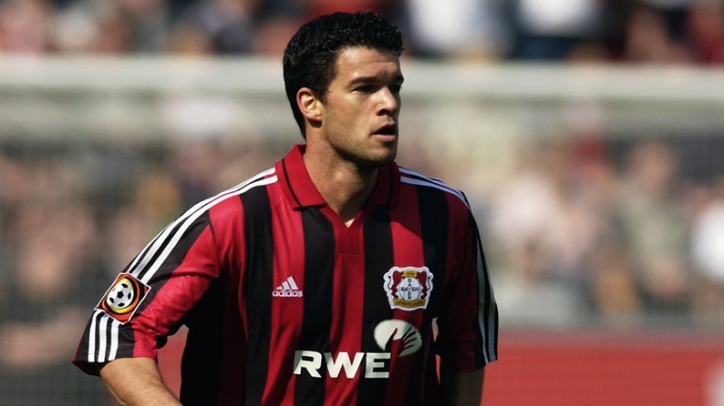 Aos 36 anos, Ballack pendura as chuteiras