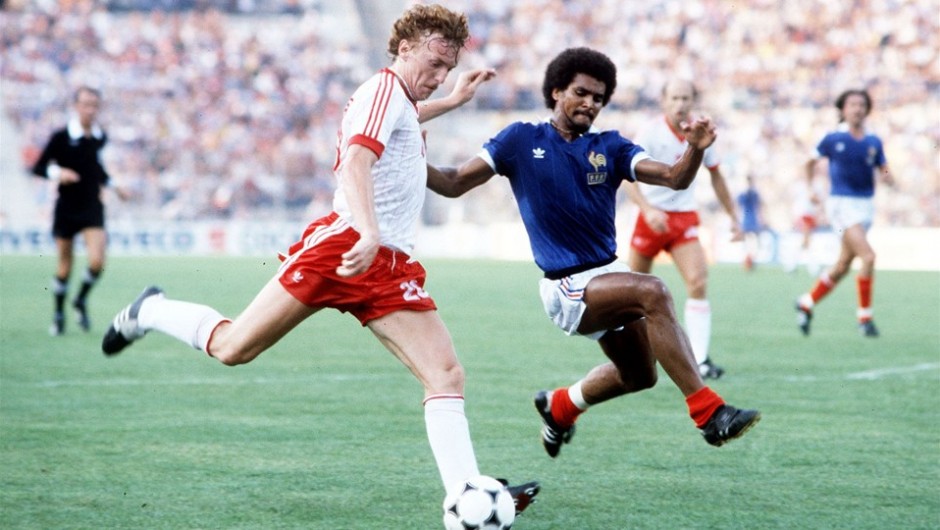 Os 60 anos de Boniek, um craque por onde passou e também um grande ser ...
