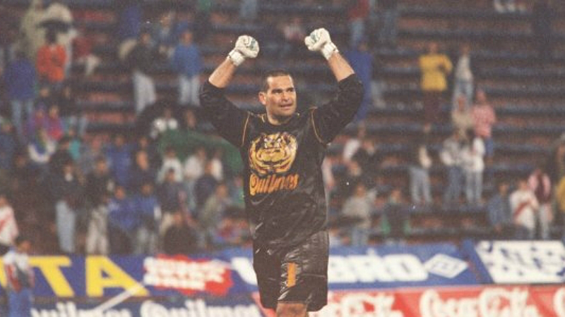 Há 20 anos, Chilavert marcava, do meio-campo, o gol mais espetacular de ...