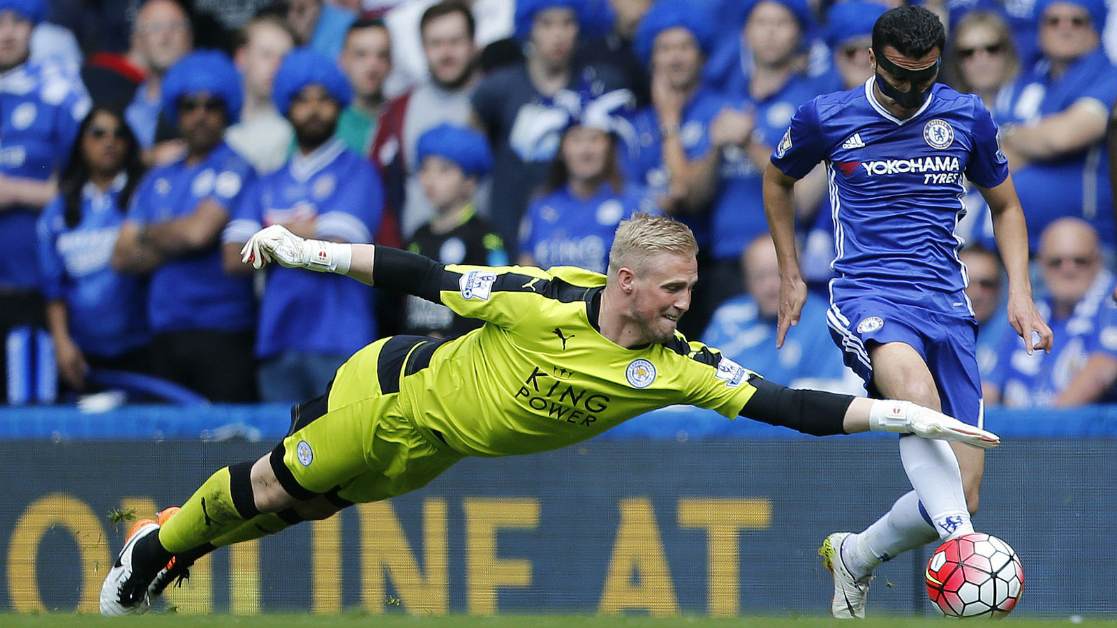 A estatística que coloca Kasper Schmeichel entre os principais ...