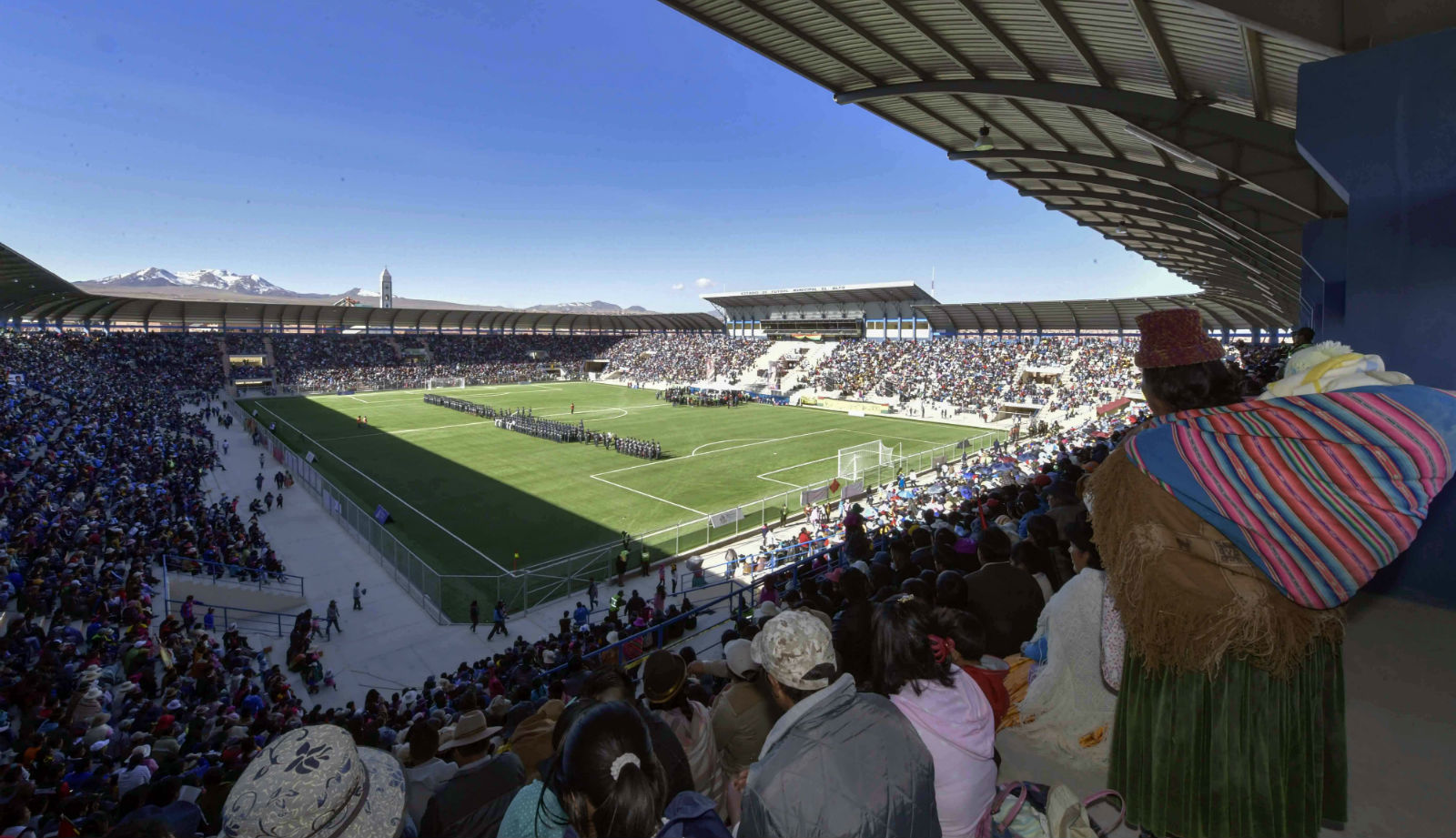 Bolívia inaugura estádio "padrão Fifa" para 25 mil, e em altitude ainda ...