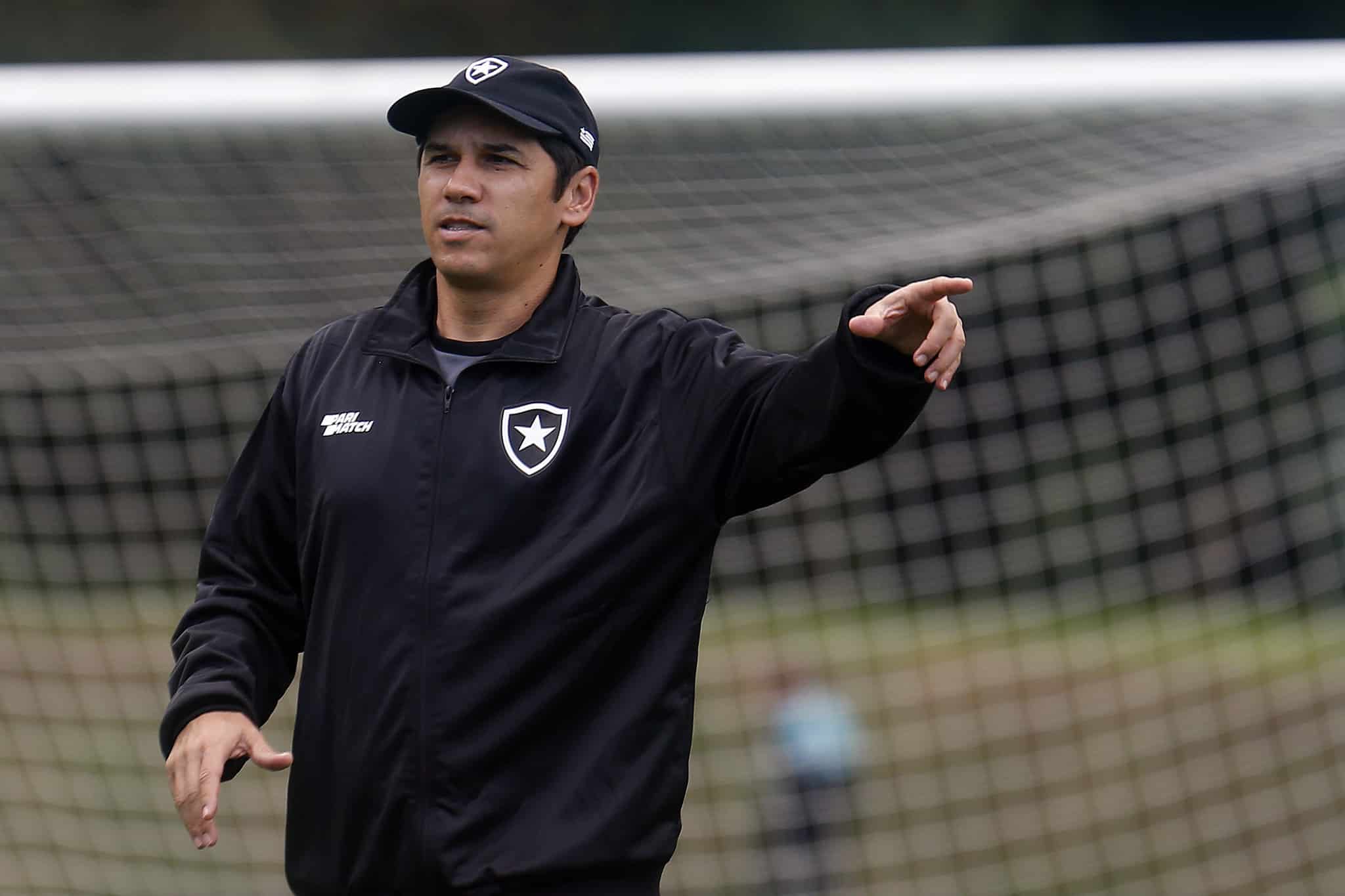 Botafogo: Lúcio Flávio aposta em 'menos é mais' para reencontrar o rumo ...