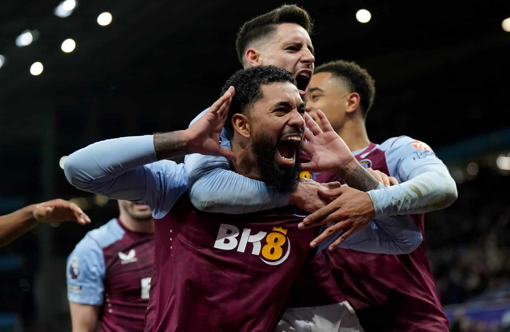 Burnley é valente mesmo com dez, mas Douglas Luiz salva o Aston Villa ...