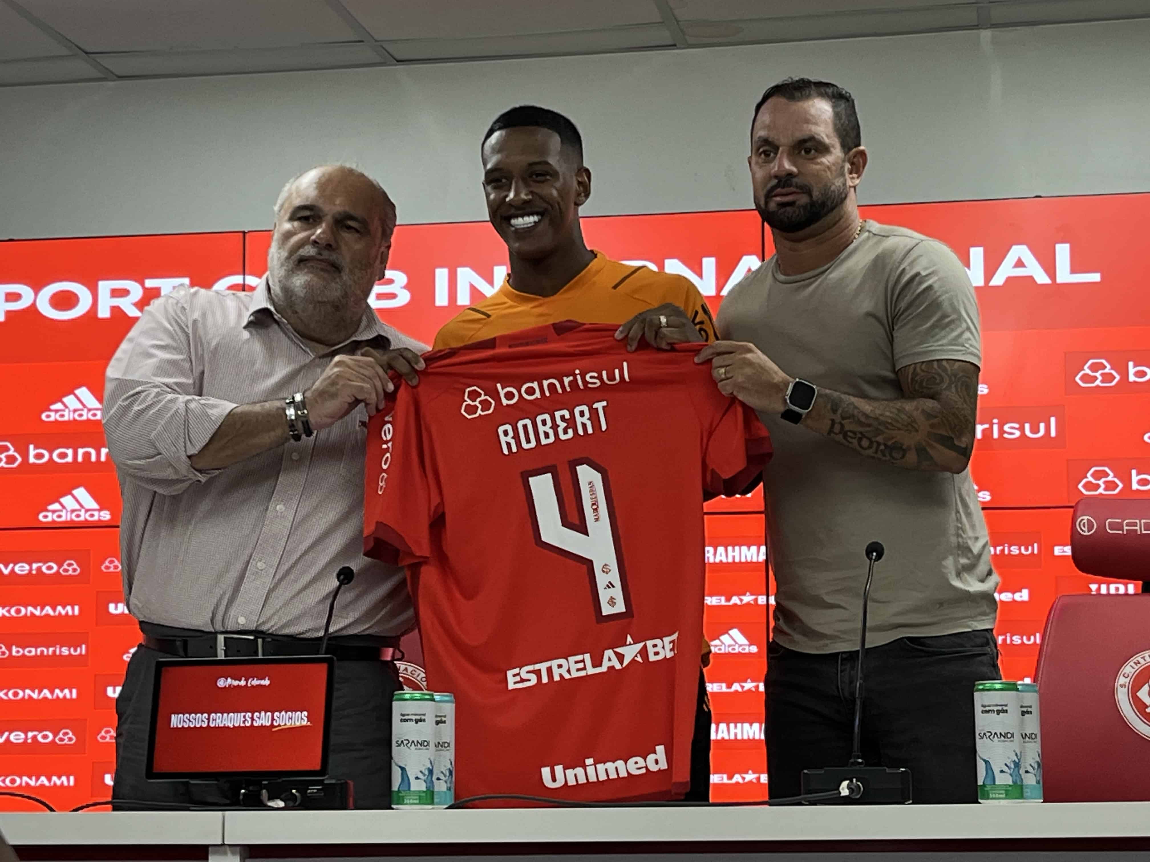 Robert Renan é apresentado no Internacional e diz que volta para o ...