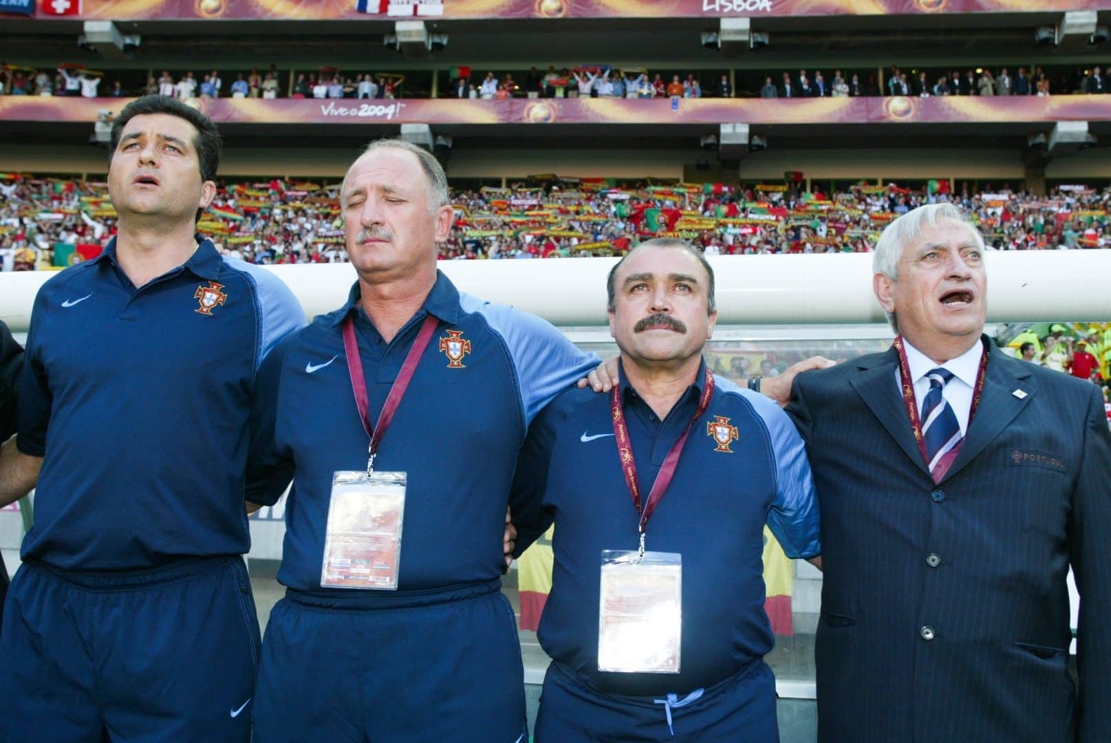 Euro 2004: Felipão, Cristiano Ronaldo, Charisteas e o maior presente de ...