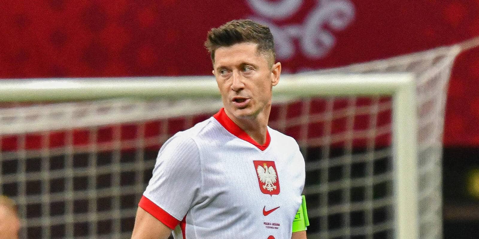 Lewandowski anuncia aposentadoria após desavença na seleção polonesa