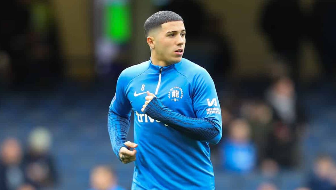 Enzo volta ao Chelsea, pede desculpa por música racista e promete doar ...