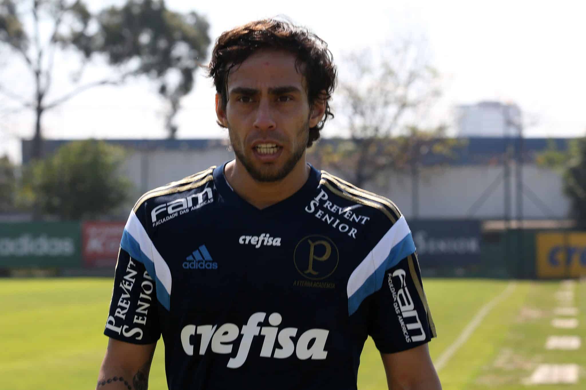 Ídolo do Palmeiras, Valdivia é preso no Chile