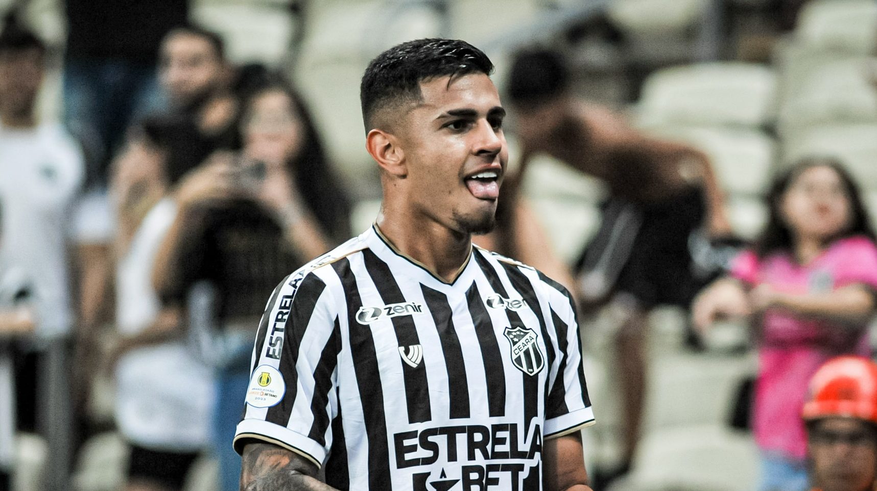 Quem é e como joga David Ricardo, zagueiro perto de reforçar o Botafogo