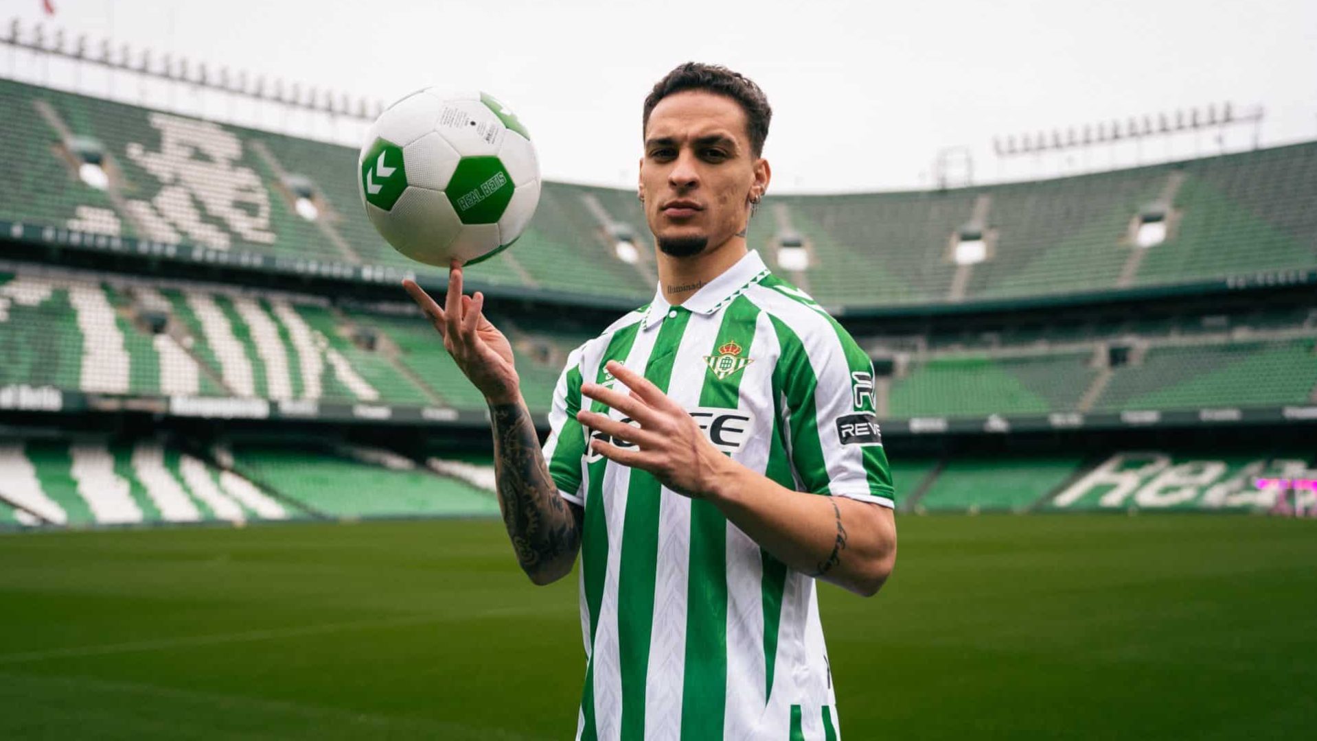 Manchester United inclui cláusula traiçoeira em empréstimo de Antony ao ...