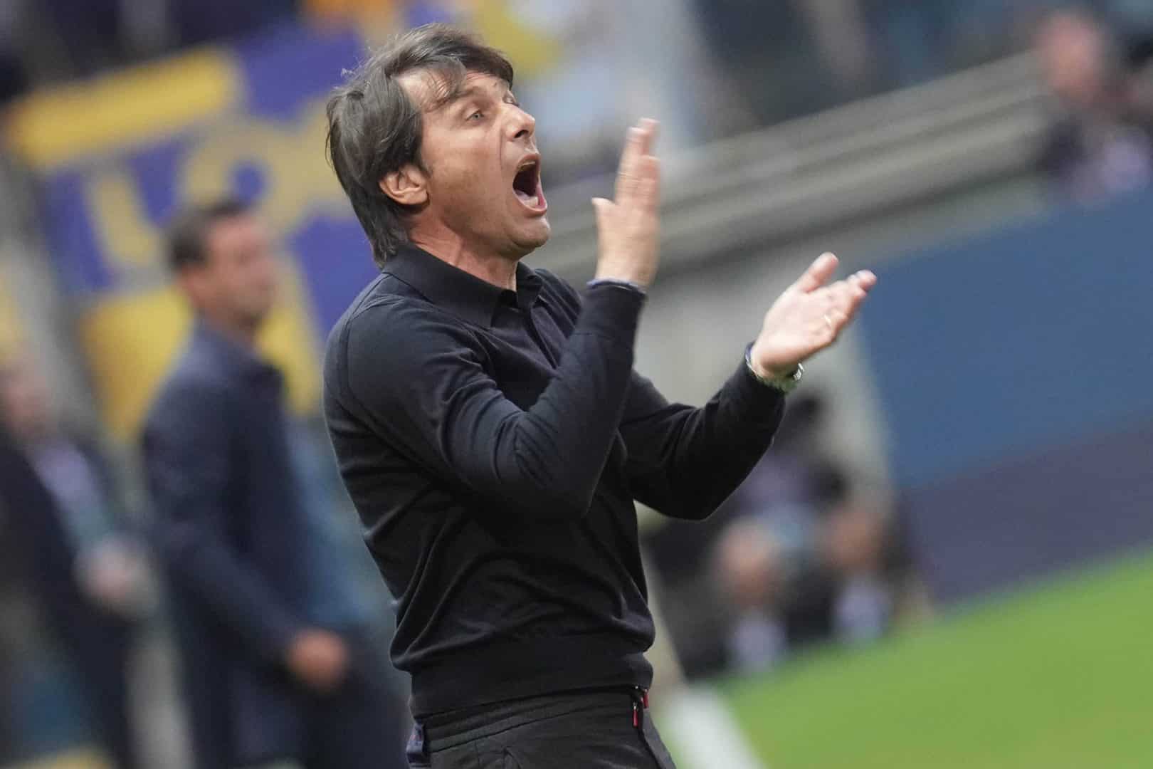 Conte: 'Vencer pelo Napoli é diferente de vencer por outros clubes'