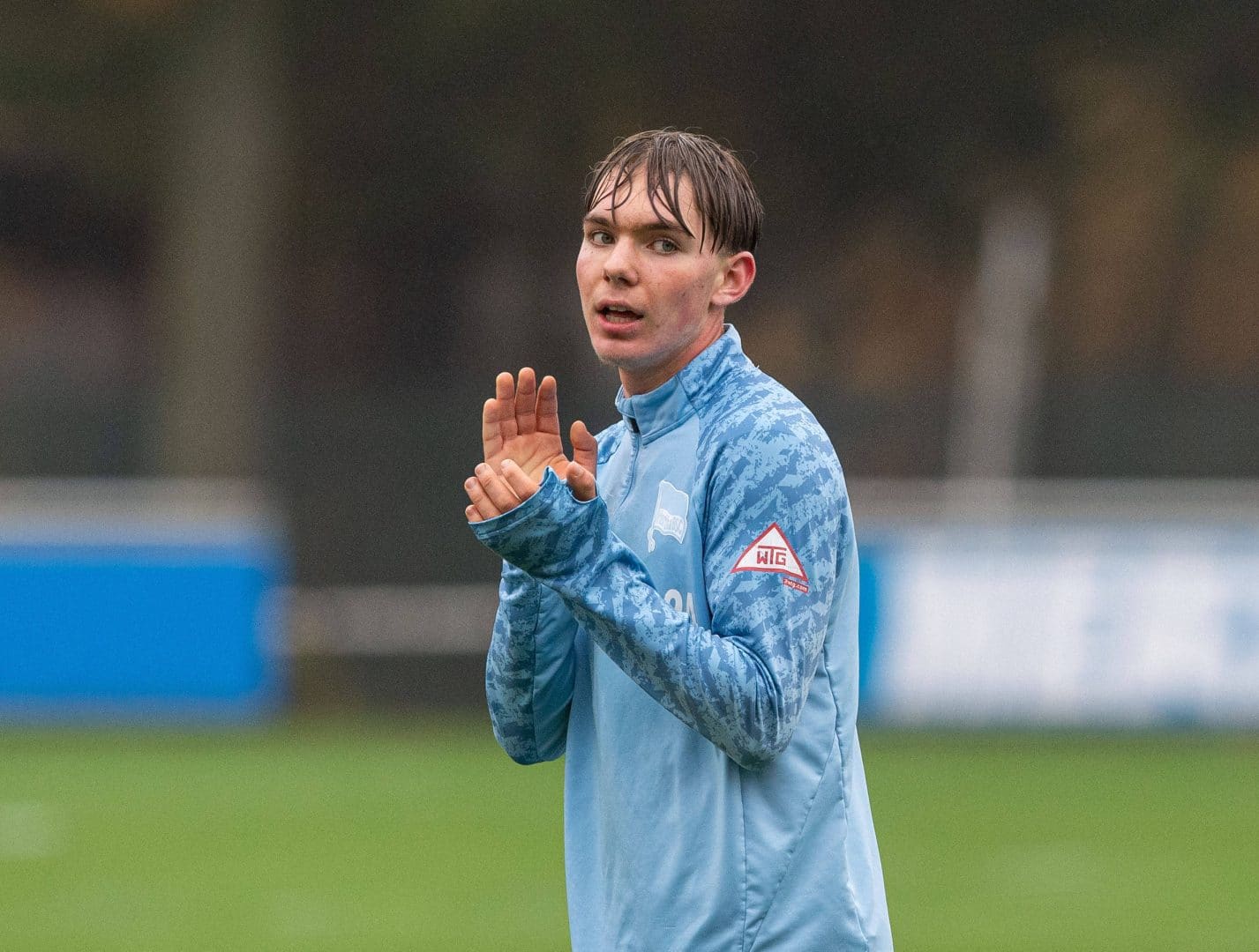 A jovem estrela do Ajax que virou a bola da vez no Manchester United