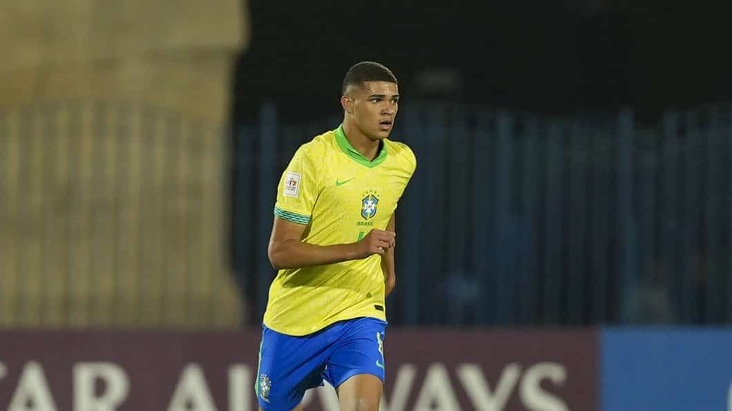 Chelsea e Manchester United disputam joia do Grêmio com multa de R$ 373 ...