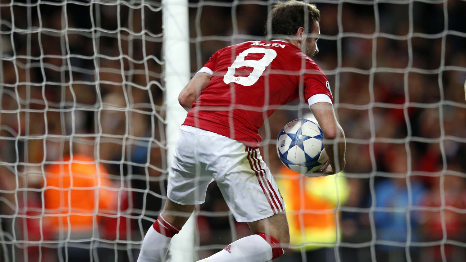 A magia de Mata salva o Manchester United em mais uma partida ...