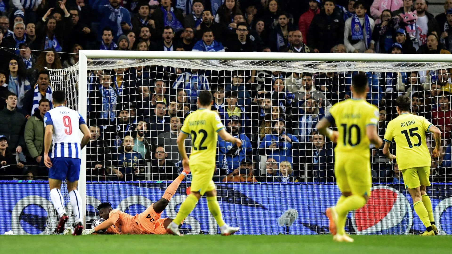 Inter aguenta pressão do Porto no final e vai às quartas de final da ...