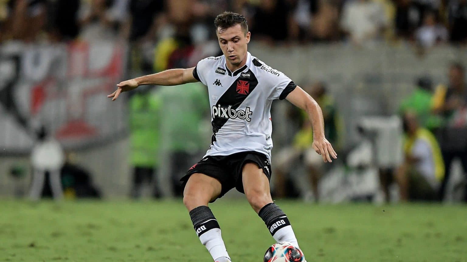 Vasco anuncia pré-convocação de Lucas Piton pela seleção italiana ...