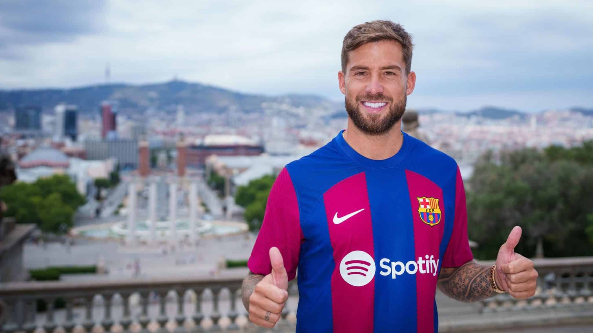 Iñigo Martínez no Barcelona: zagueiro de construção atrás e bom jogo aéreo