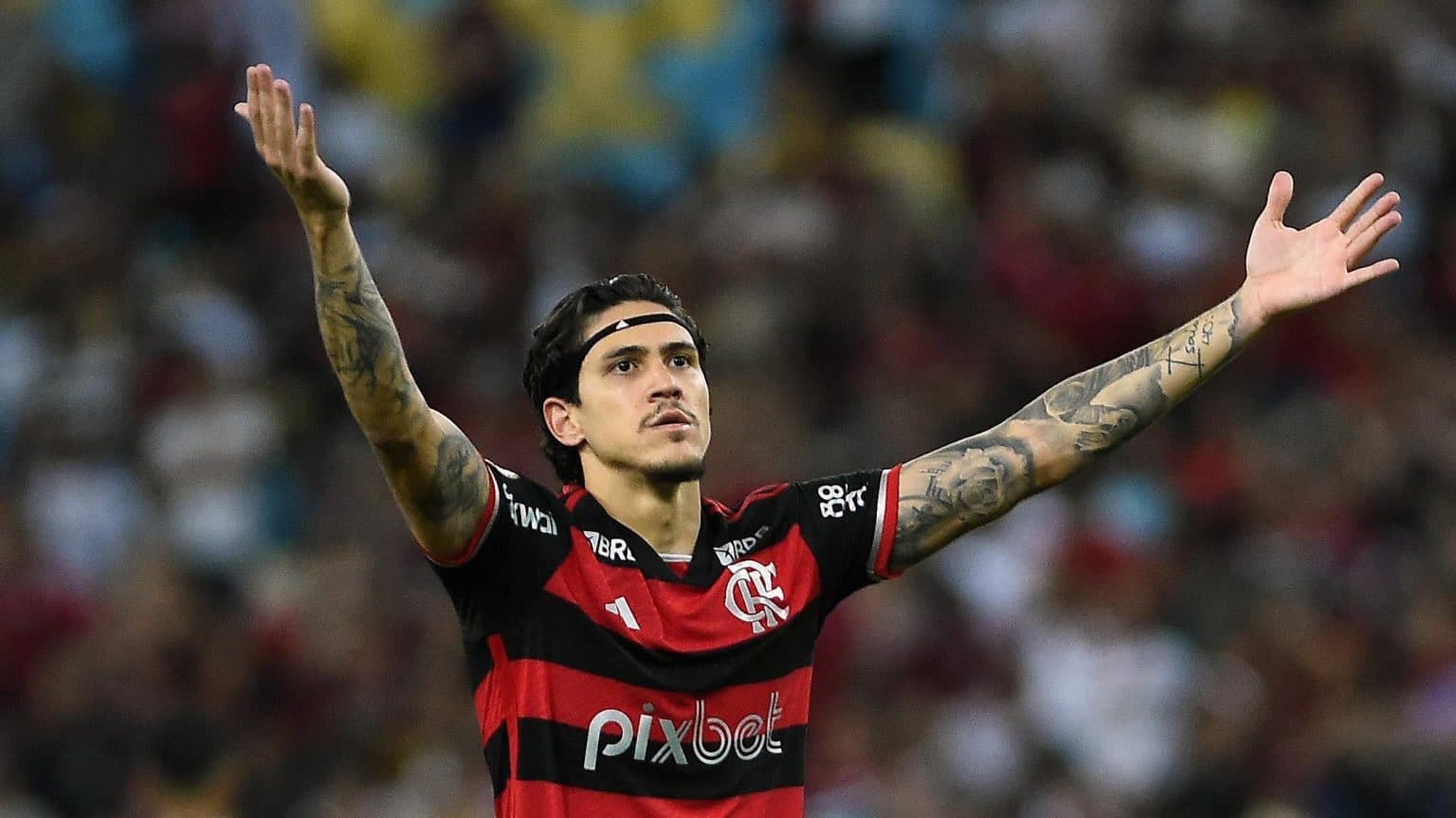 Ídolo recente, Pedro ganha homenagem em camisa especial do Flamengo