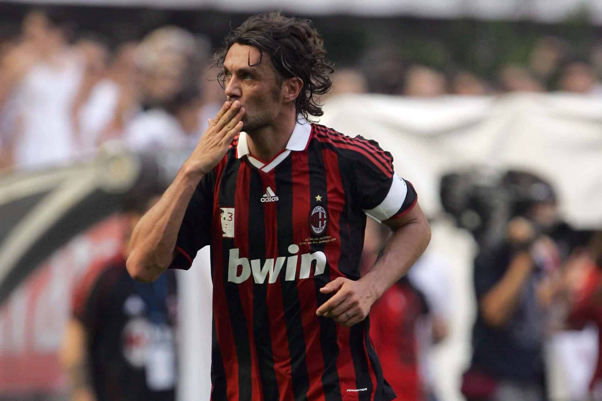 'Era Maldini' chega ao fim no Milan após 70 anos