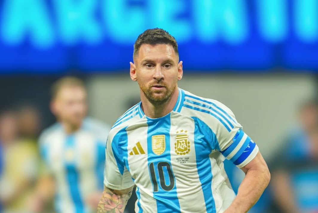Messi iguala recorde de brasileiro, ídolo do Flamengo, ao marcar na ...